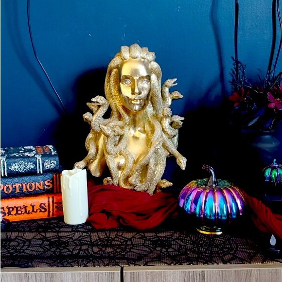 Rachel Zoe | Holiday | Led Rachel Zoe Gold Medusa | Poshmark